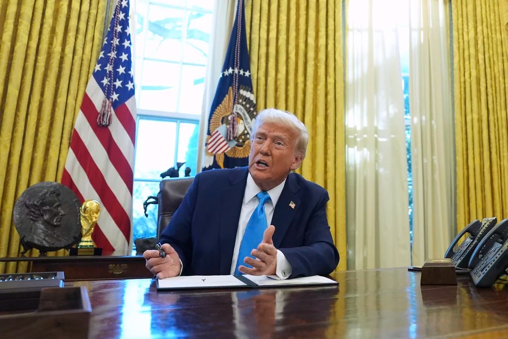 Judges temporarily block Alien Enemies Act deportations in dual cases