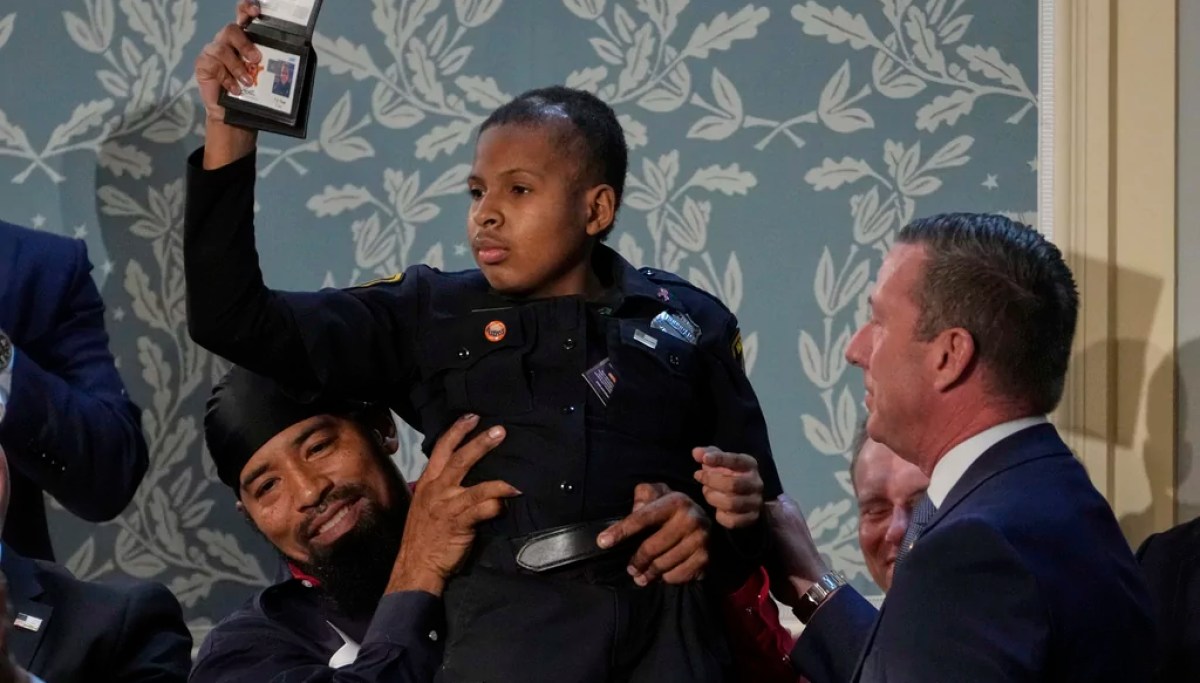 Trump and Curran make 13-year-old cancer survivor an honorary Secret ...