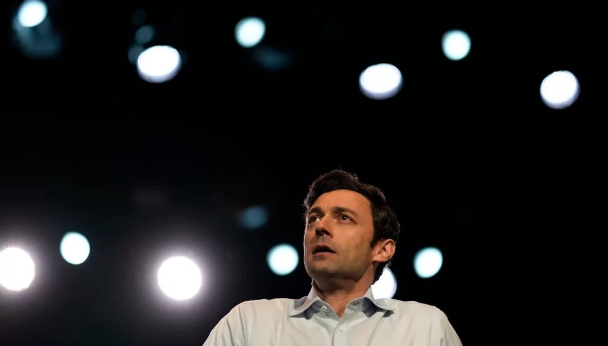 Jon Ossoff launches reelection bid with target on Trump: 'Bow to no king'