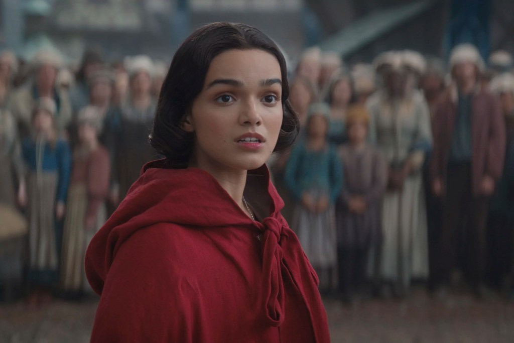 Hi-No: Snow White critics give grumpy review of Disney's live-action remake