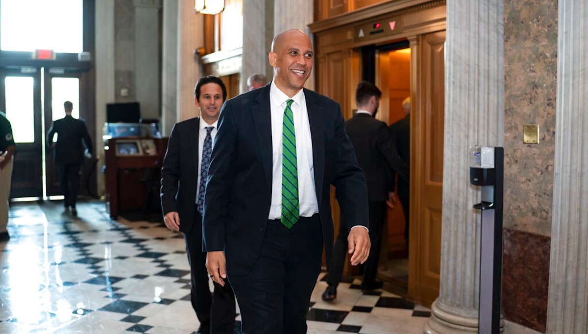 Schatz earns Cory Booker support to replace Durbin as Democratic whip