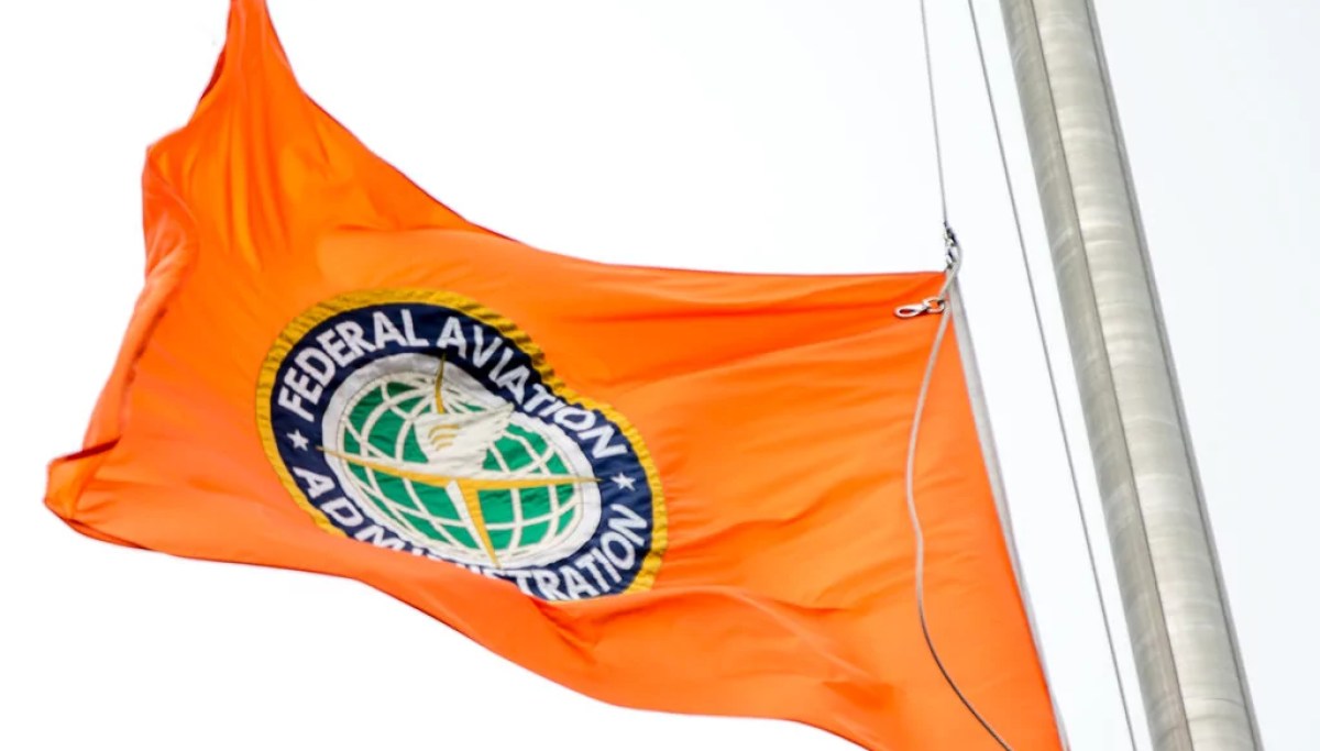 FAA air traffic chief to retire during agency's management overhaul
