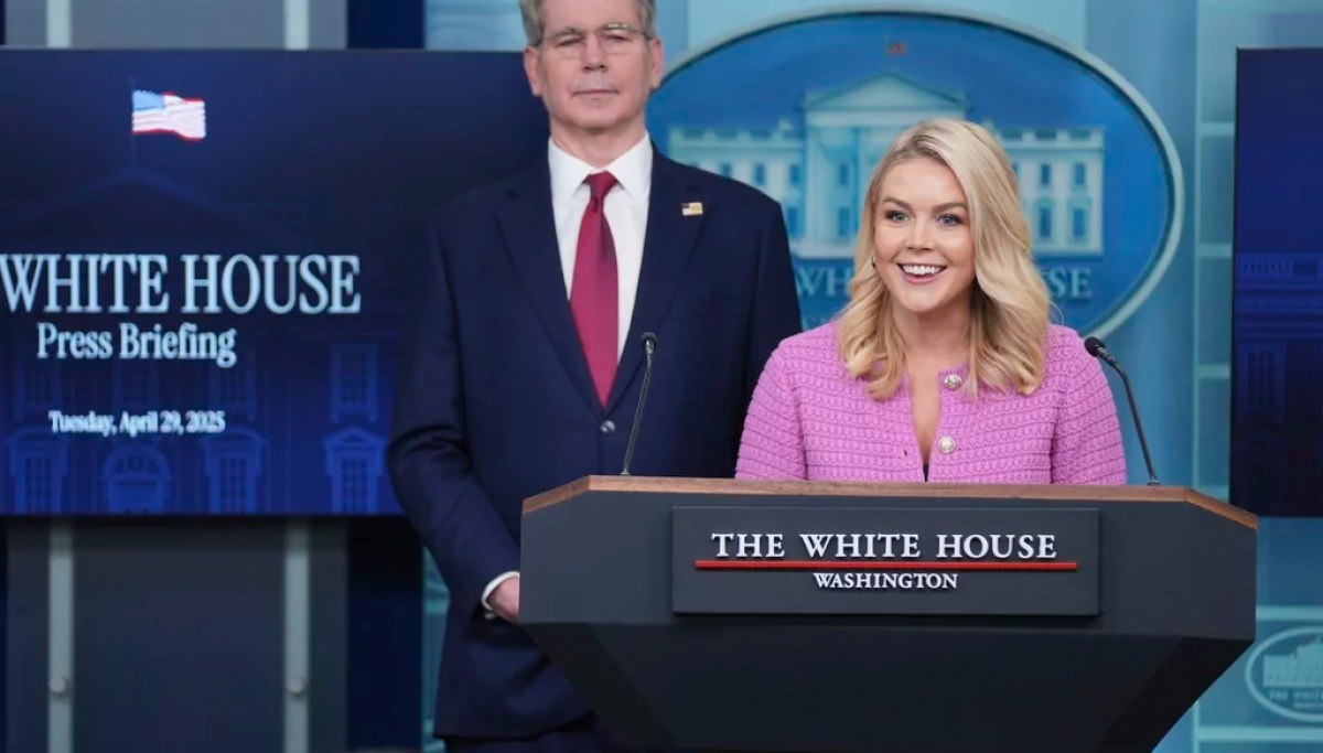 WATCH LIVE: Leavitt and Scott Bessent hold a White House press briefing ...