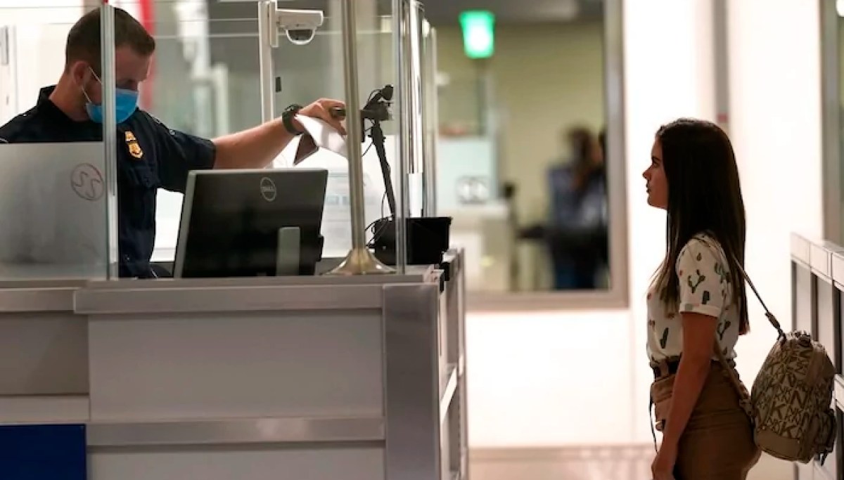 German teenagers refused admission into US at Honolulu airport