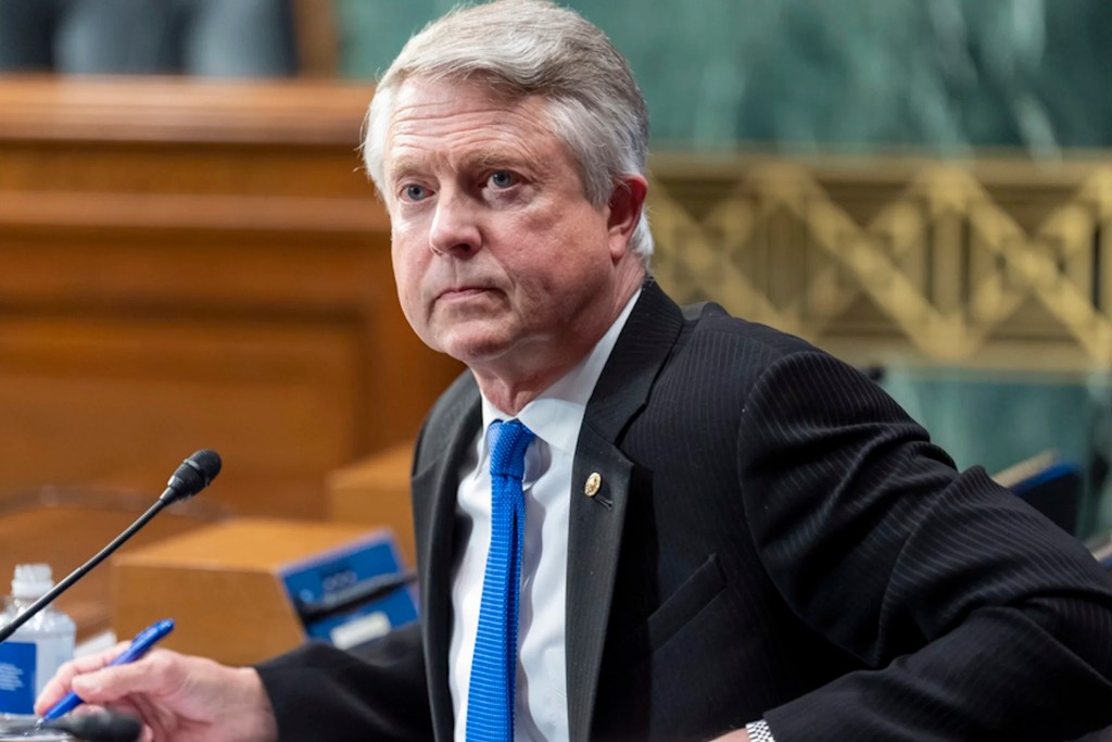 Crypto bill revives Roger Marshall push to slash credit card swipe fees