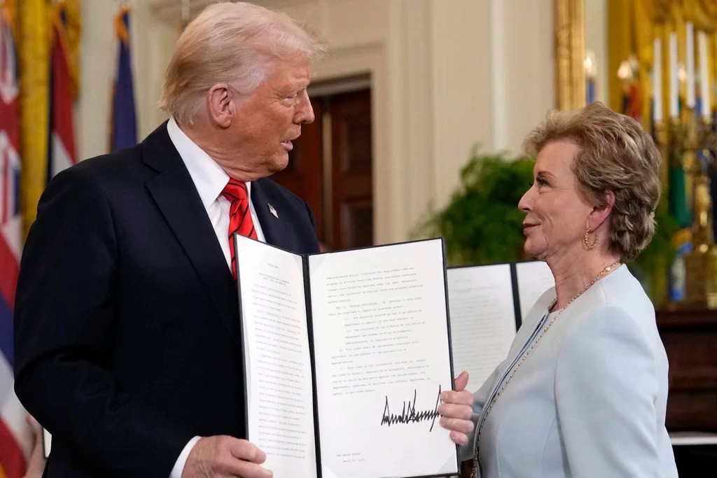 University of Virginia president caves to White House pressure to step down