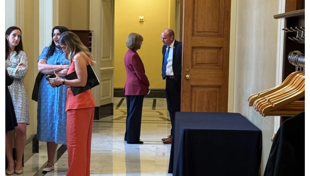 Mike Lee confronted by Minnesota colleagues for posts on political ...