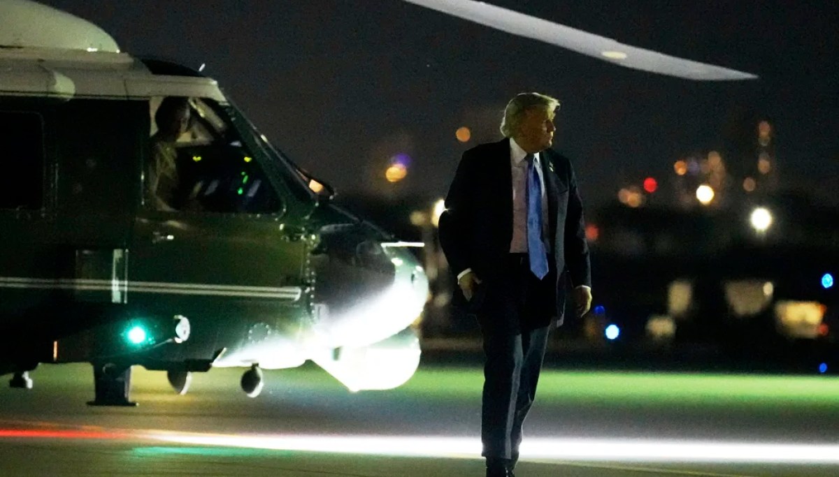 Trump announces 11 am flag raising as world awaits possible US military ...
