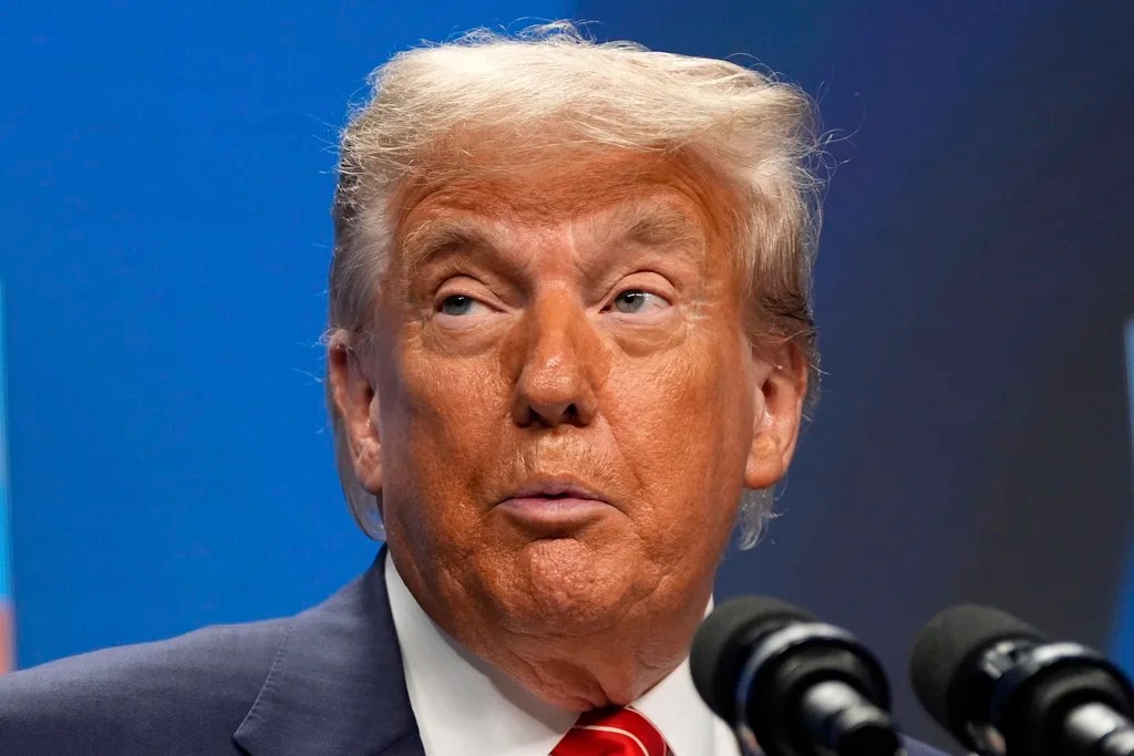 Trump unveils 'Victory' brand of fragrances for men and women: 'Have ...