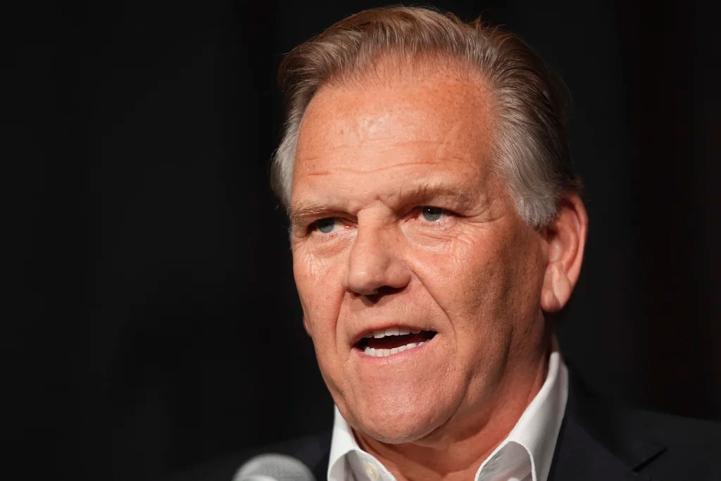 GOP's Mike Rogers lags behind challengers in bid to flip Michigan ...