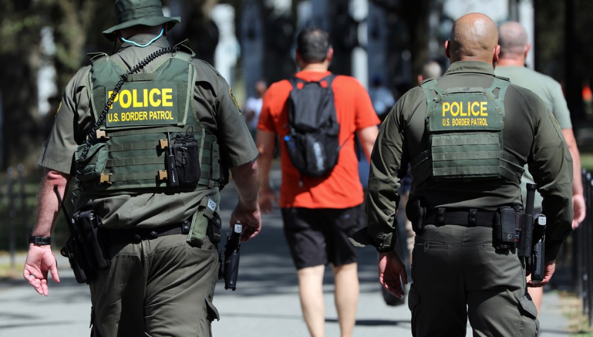 DC man who flung sandwich at federal agent hit with misdemeanor assault