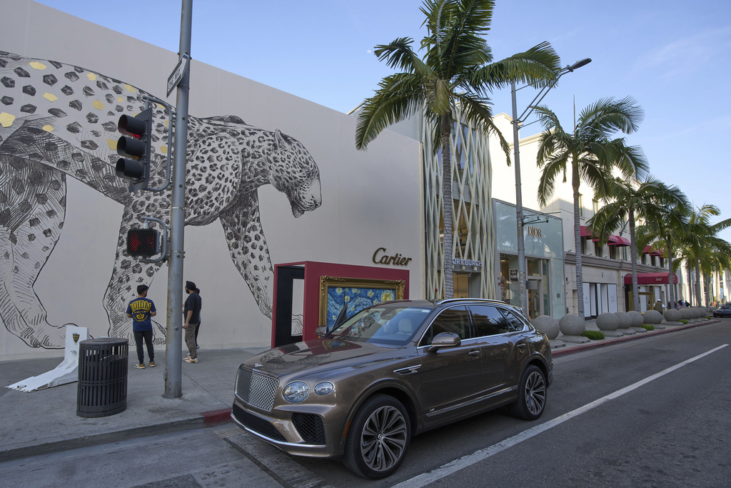 Trump adds Beverly Hills to list of crime-ridden cities, baffling locals