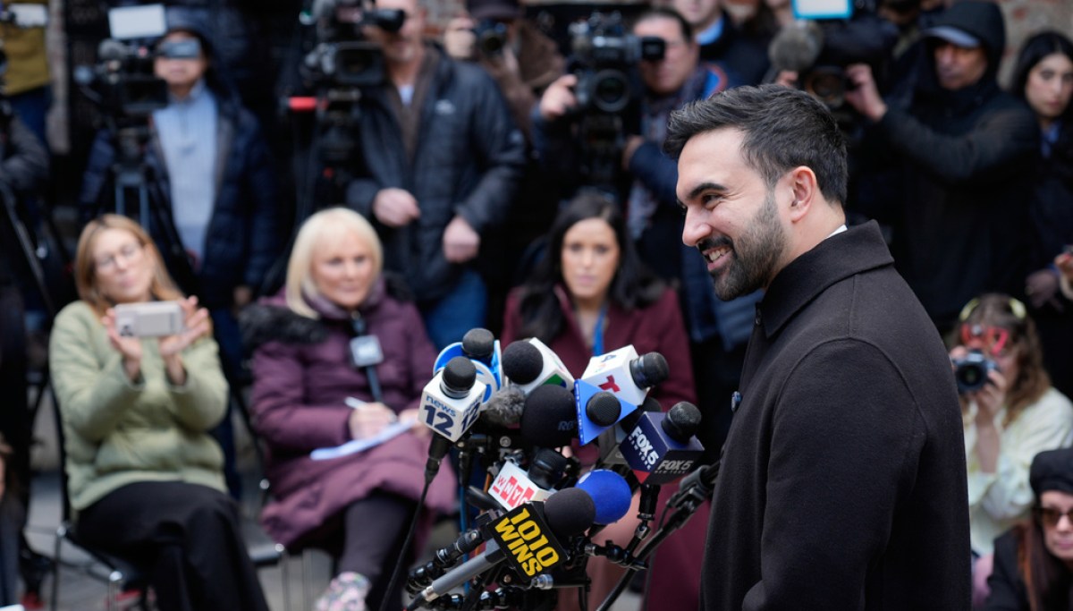 Peter Laffin - Journalist Profile - Intelligent Relations