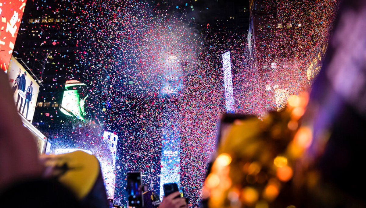 WATCH LIVE: New Year's Ball set to drop in Times Square