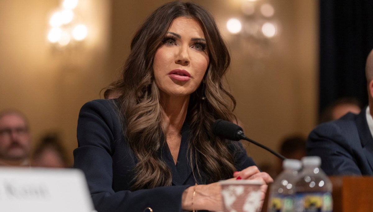 Noem ups year-end monetary incentive for self-deporters to $3,000