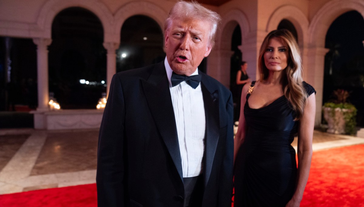 WATCH LIVE: Trump attends New Year's Eve party at Mar-a-Lago