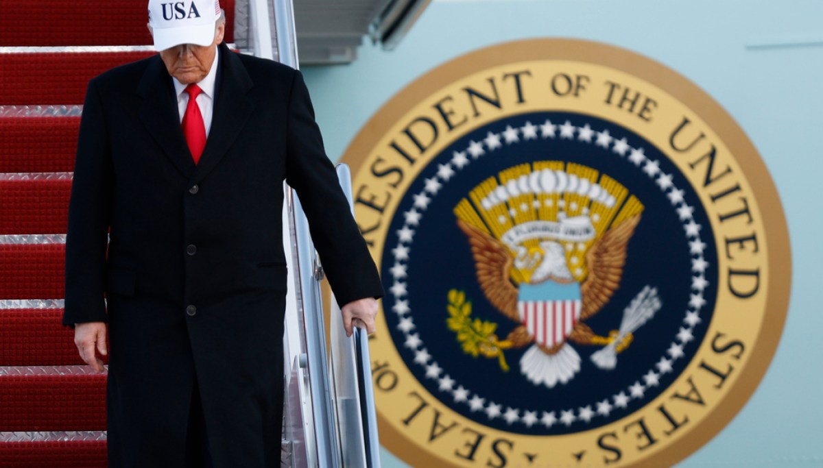 Trump's embraces failed left-wing, credit card interest caps